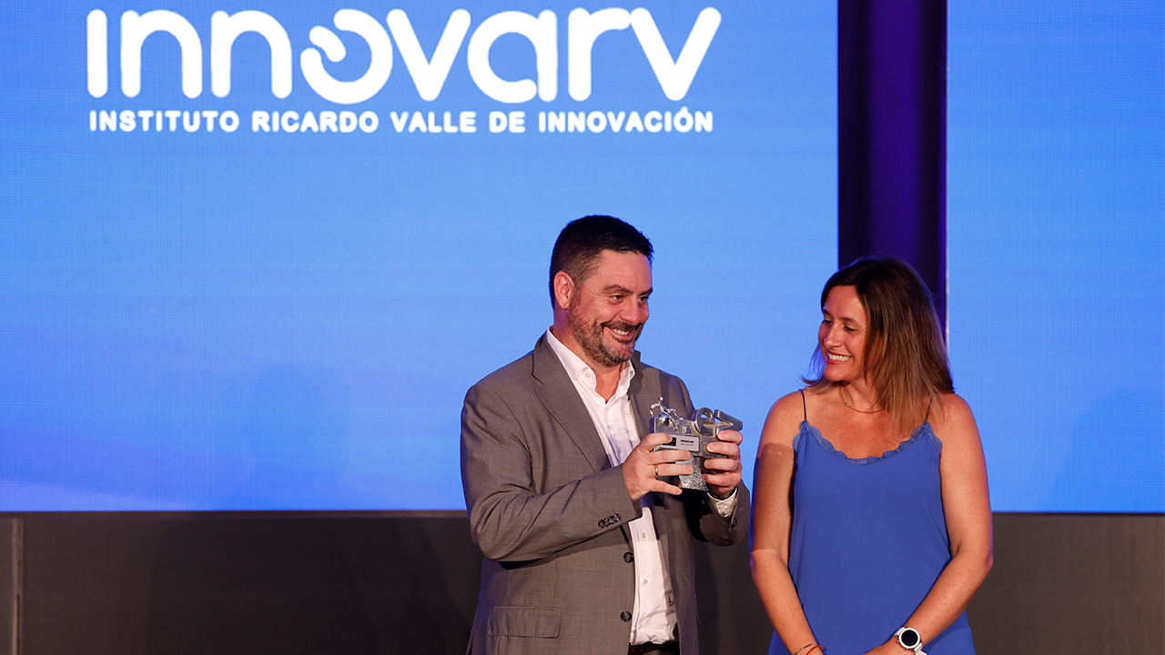 Innova IRV galardonada en los Premios Evolución 2022 de Diario Sur ...